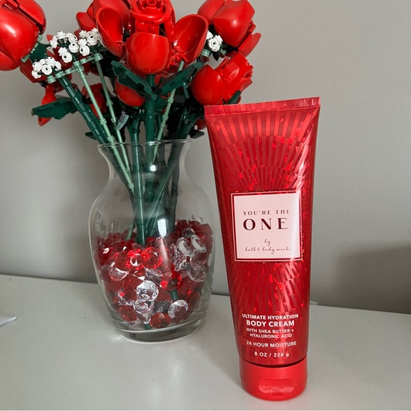Bath & Body Works | Skincare | Bath Body Works Red Body Cream | Poshmark